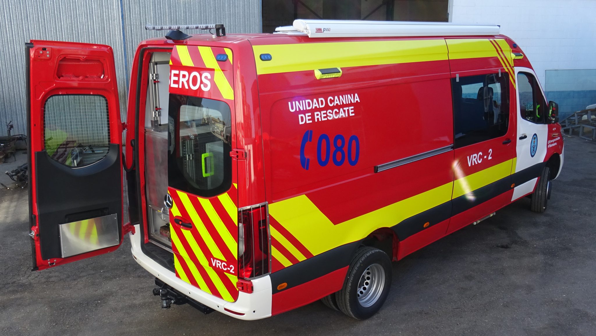 Vehículo de rescate canino – FENIKS